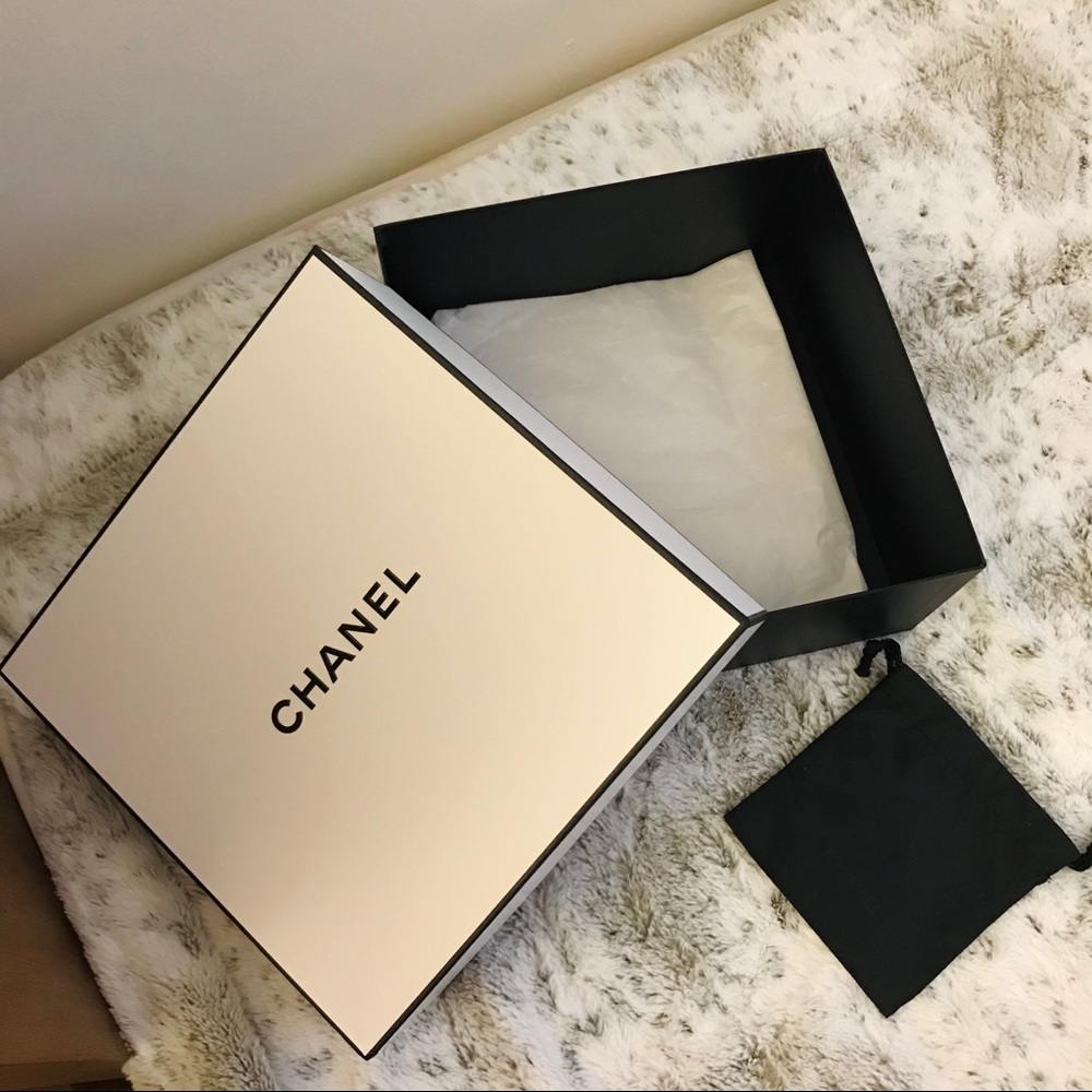 Chanel Box And Small Dust Bag - Gem